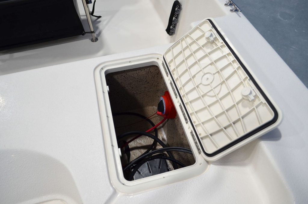 27 HFC Center Console Blue Water Boat | Sea Chaser